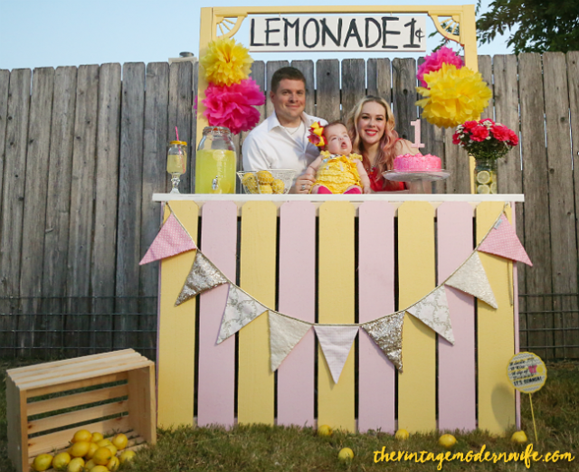 The Cutest Lemonade Themed 1st Birthday Photo Shoot