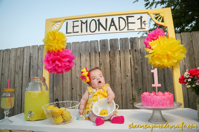 The Cutest Lemonade Themed 1st Birthday Photo Shoot